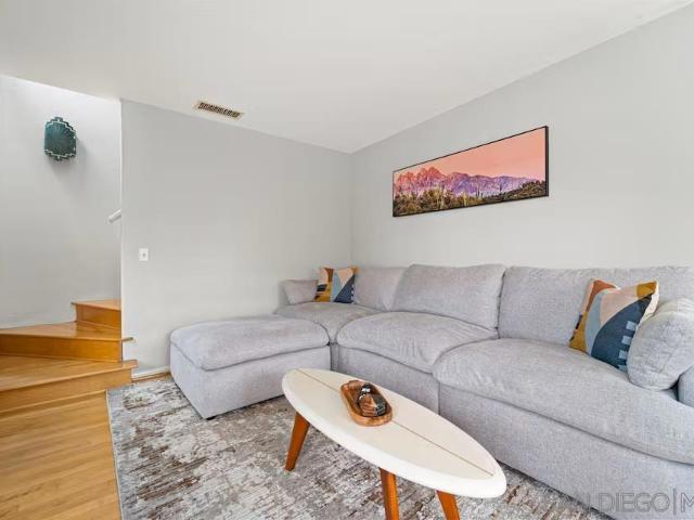 309 W Lewis