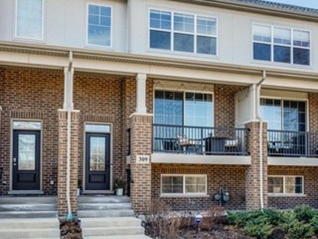 309 Woodmoor Dr, Lombard, IL 60148