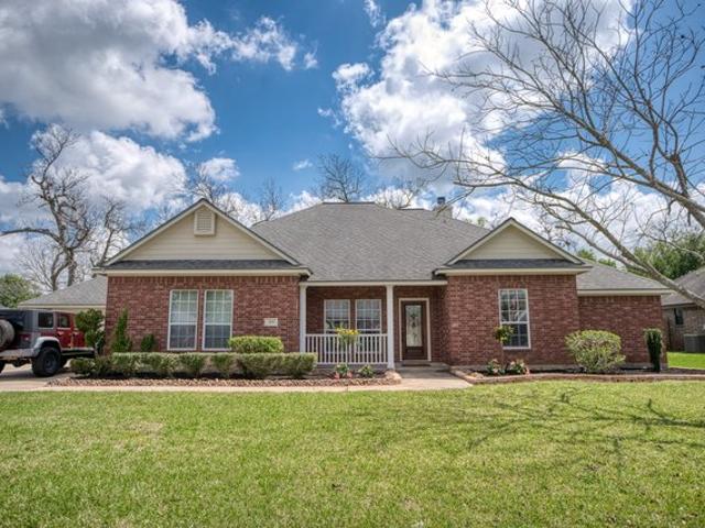 309 Williamsburg Ave, Clute, TX 77531