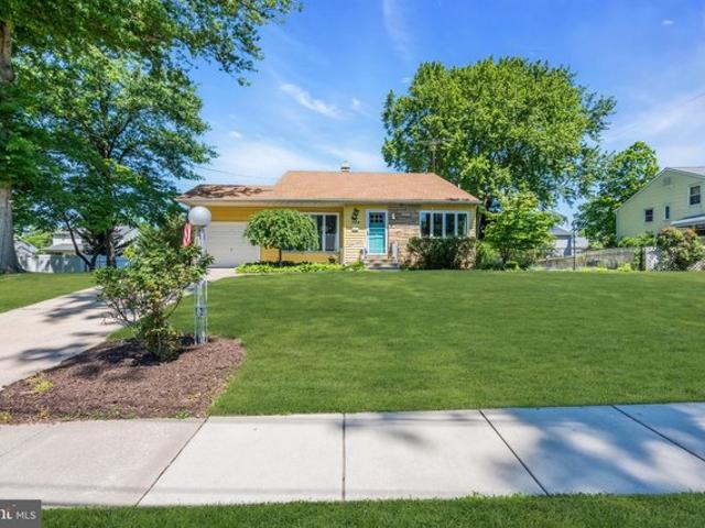 309 Tearose Ln, Cherry Hill, NJ 08003