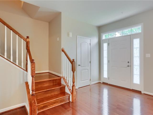 309 Trafalgar Square