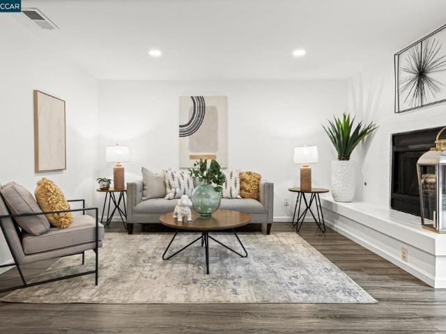 309 Via Cordova Ln
