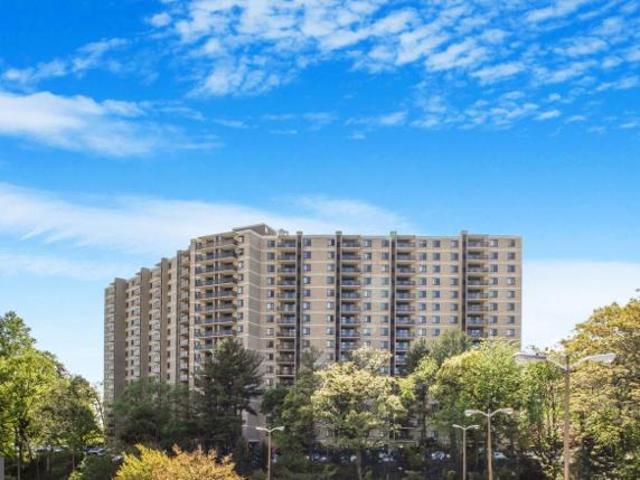 309 Yoakum Pkwy #903, Alexandria, VA 22304