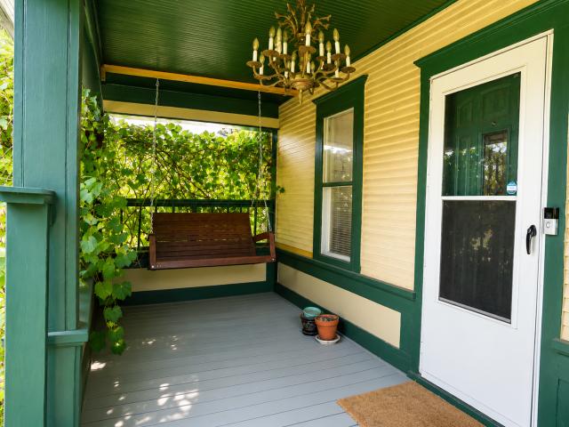 30 4th Avenue SE