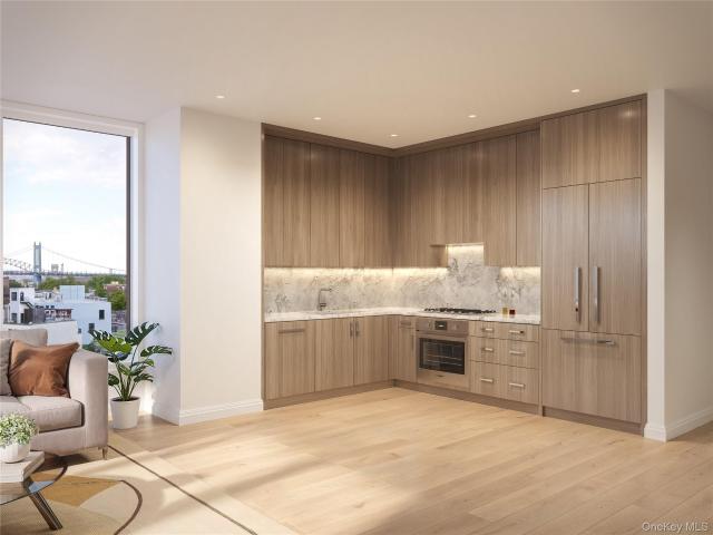30 55 Vernon Boulevard, Unit 2E