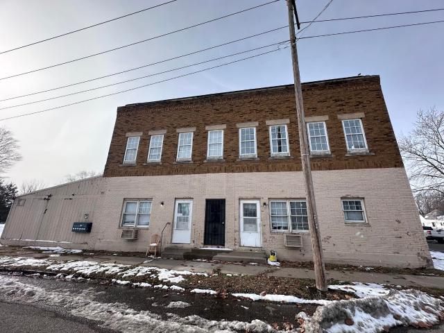 30 103 Illinois, 1 bed, 1 full bath