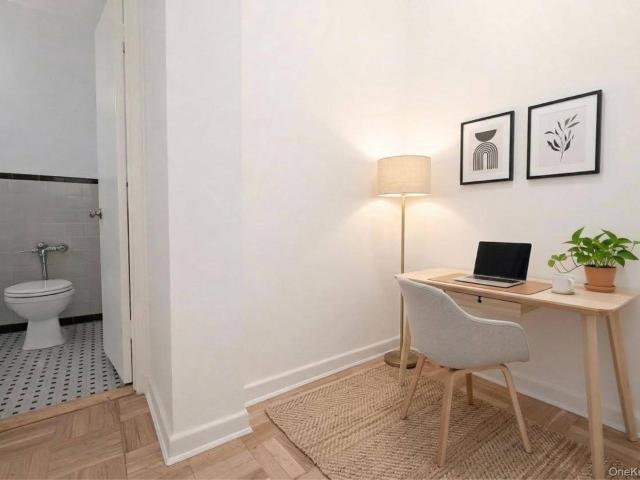 30 11 Parsons Boulevard, Unit 2T