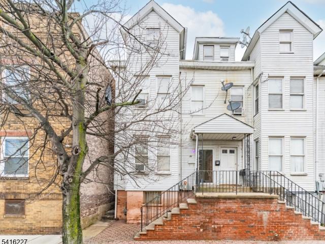 30 2Nd St