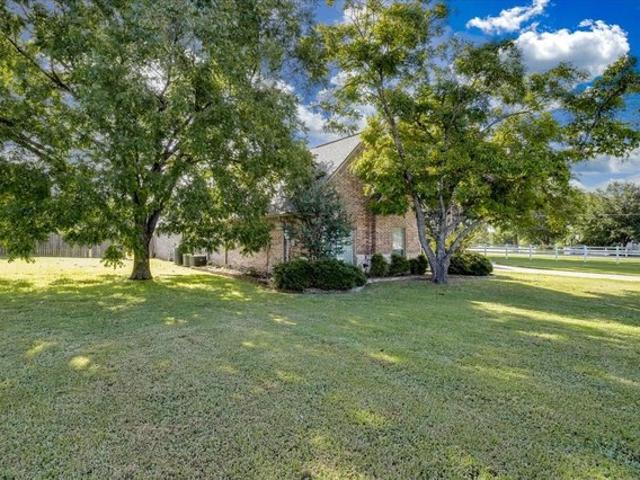30 Tananger Springs Dr, Denison, TX 75021