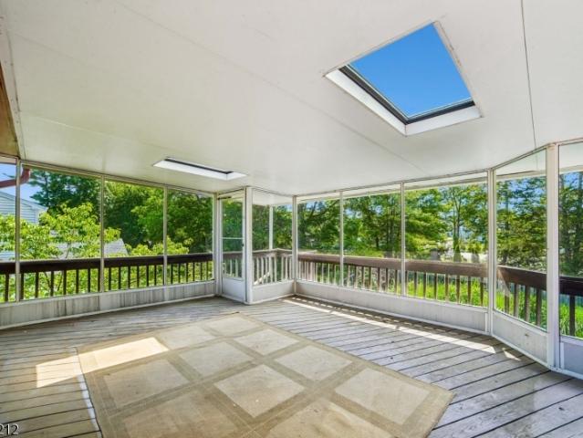 30 Tanglewood Dr