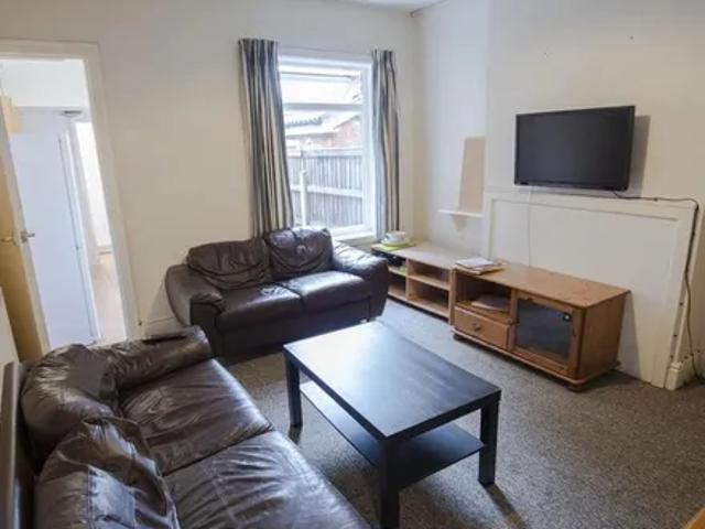 30 Teignmouth Road, Stirchley, B29 7AZ, United Kingdom | 3 bed house for rent #133737857 | Rentberry