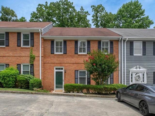 30 The Falls Dr, Vestavia Hills, AL 35216