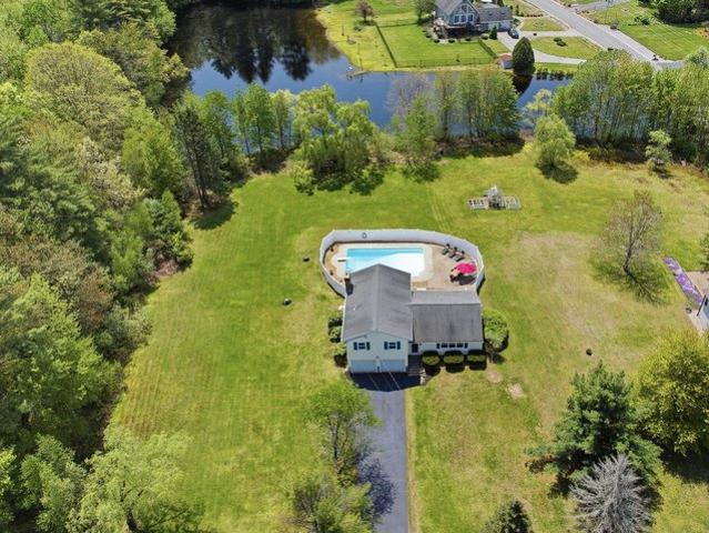 30 Tirrell Rd, Bedford, NH 03110
