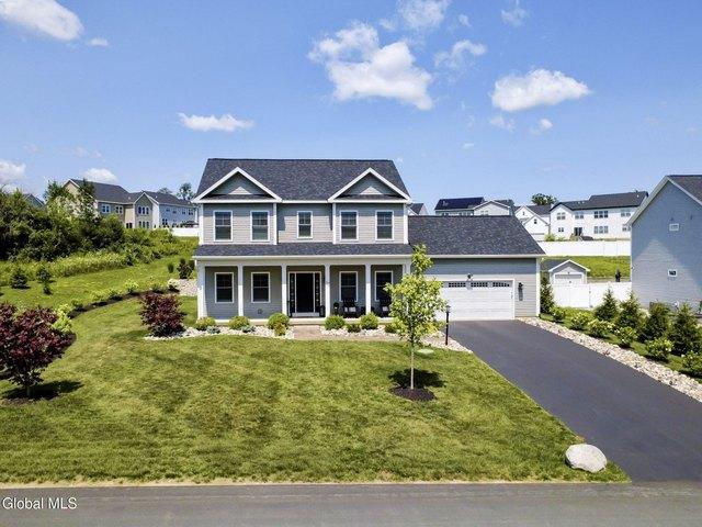 30 Tisdale Ln, Clifton Park, NY 12065