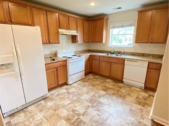 30 Twin Oaks Place