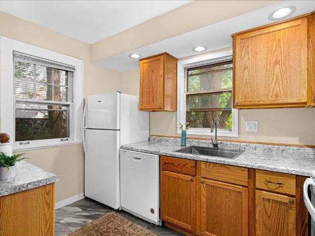 30 W Arrowhead Road