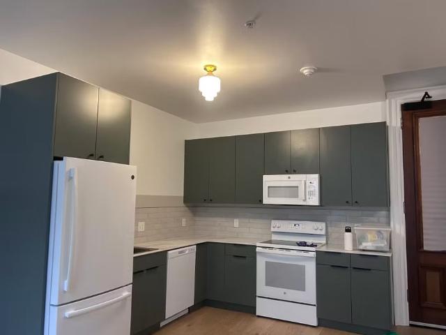 30 W Broad Street # 401