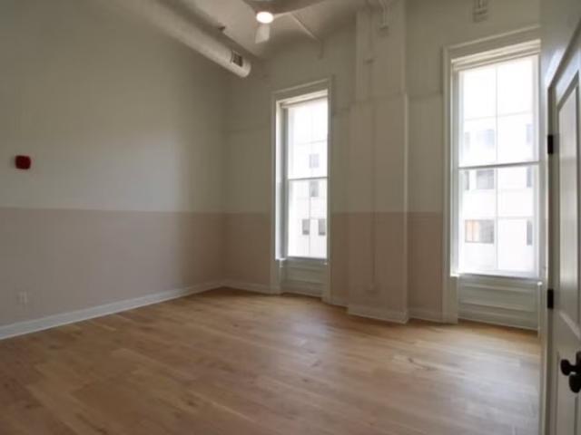 30 W Broad Street # 405