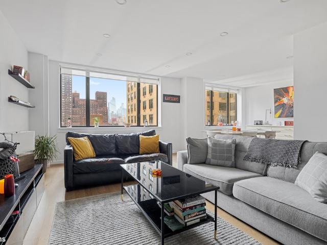 30 W 61ST Street 17C