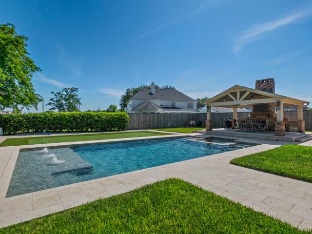 30 Waters Lake Boulevard