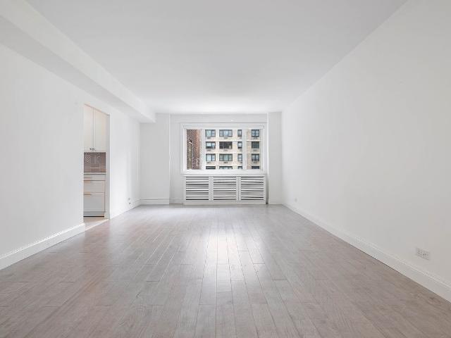 30 West 60th Street, New York, NY