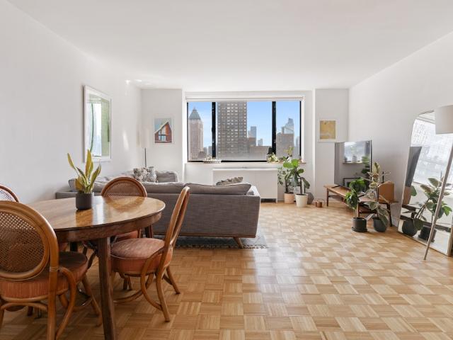 30 West 61st Street, New York, NY