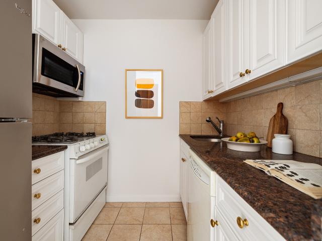 30 West 61st Street, Unit 12G | Compass