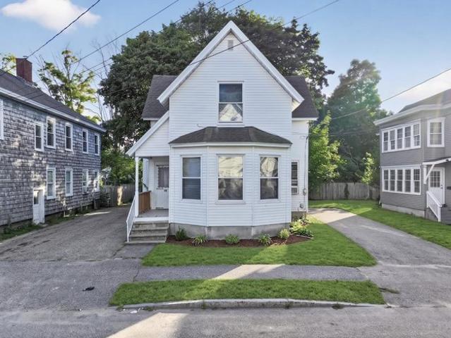 30 Whitney St, Auburn, ME 04210