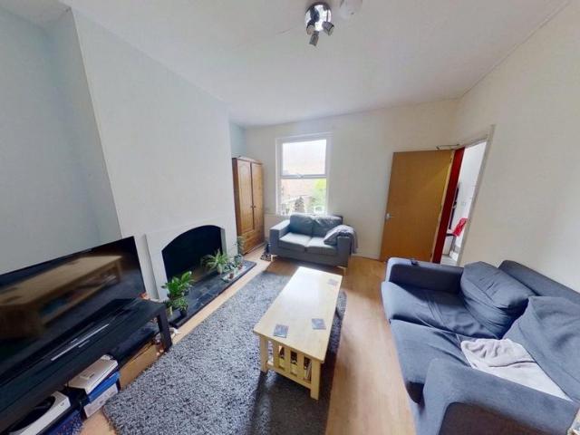 30 Woodborough Road, Nottingham, NG3 1AZ 3 bed terraced house to rent £1,690 pcm £390 pw