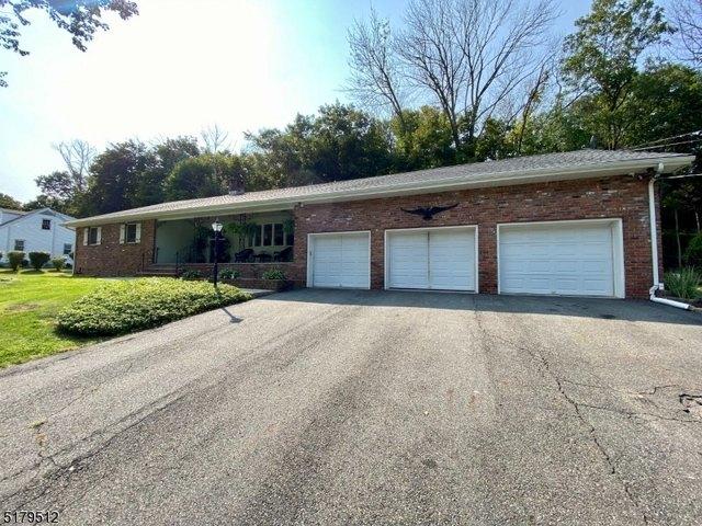 30 Woodland Rd, Franklin, NJ 07416