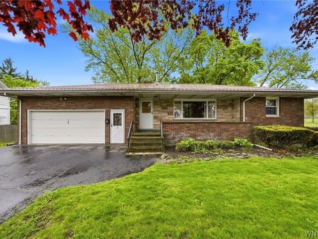 30 Woodward Ave, Angola, NY 14006