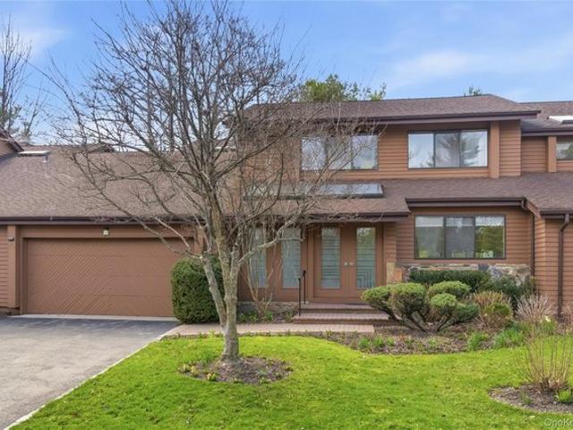 30 Yale Dr, Manhasset, NY 11030