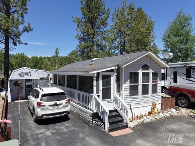 30 A St, Cascade, ID 83611
