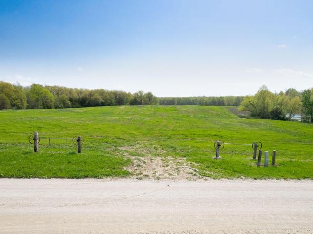 30 acres a county road 2360