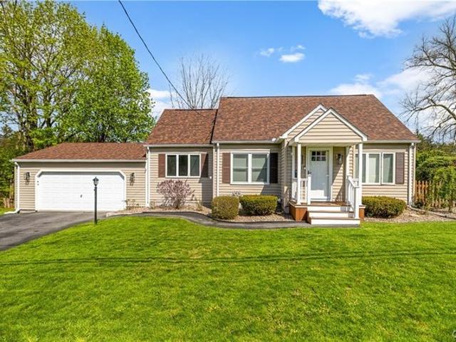 30 Allman Pl, New Hartford, NY 13413