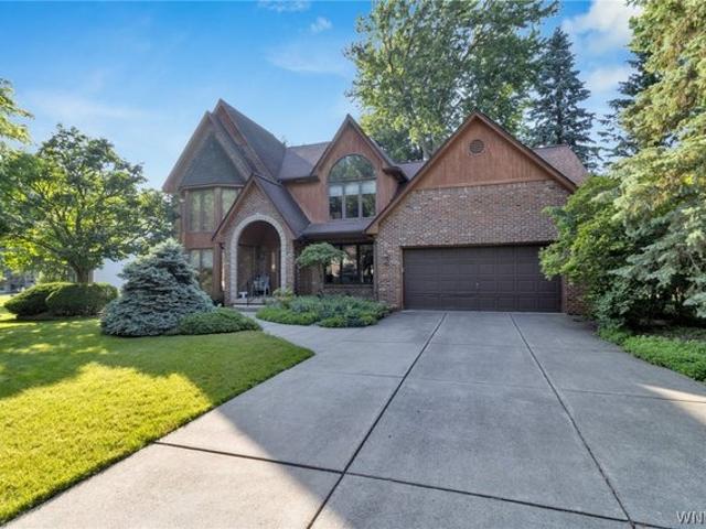 30 Alran Dr, Williamsville, NY 14221
