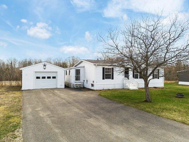 30 Ames Ct, Pittsfield, ME 04967