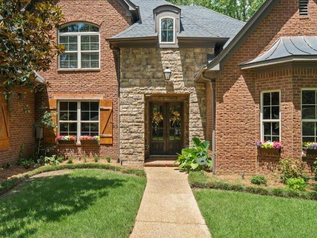 30 amesbury cv
