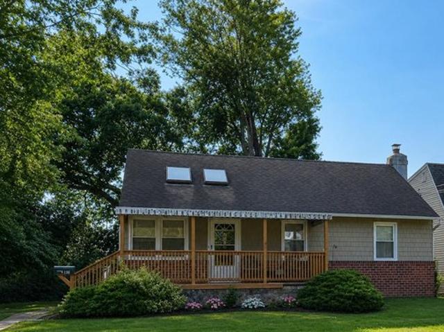 30 Anderson Ave, North Babylon, NY 11703