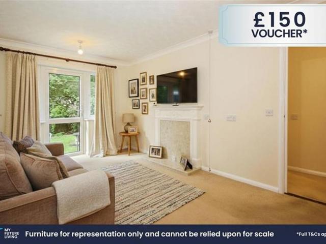30 Ashdene Gardens, Pollards Lane CV8 1 bed retirement property to rent £1,050 pcm £242 pw