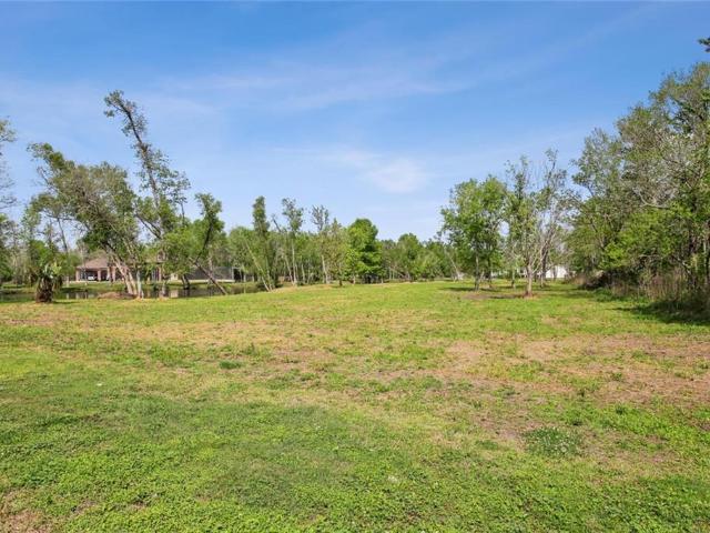30 Arbors Circle