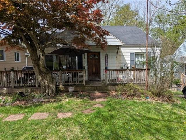 30 Auburn Ave, Shelby, OH 44875