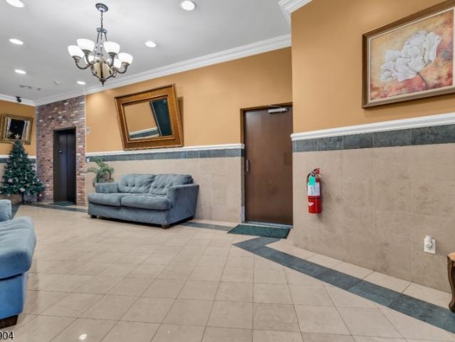 30 Austin Str # 303