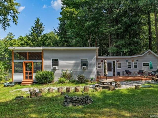 30 Beach Rd, Glen Spey, NY 12737