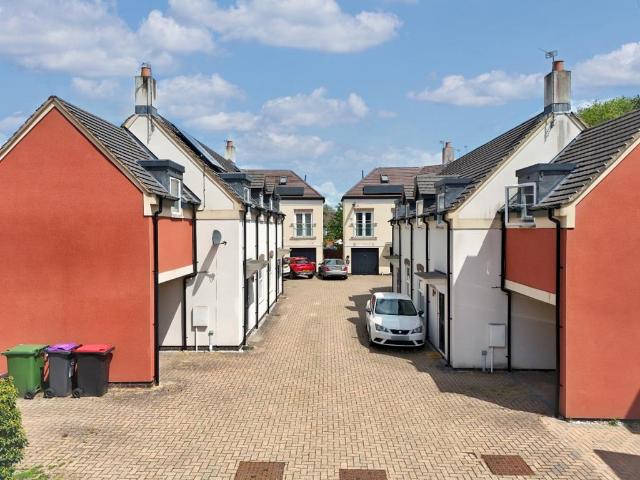 30 bedroom detached house for sale