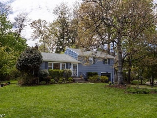 30 Bellaire Dr, Montclair, NJ 07042