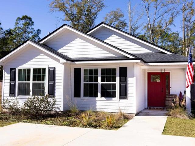 30 Bernard Ave, Sopchoppy, FL 32358