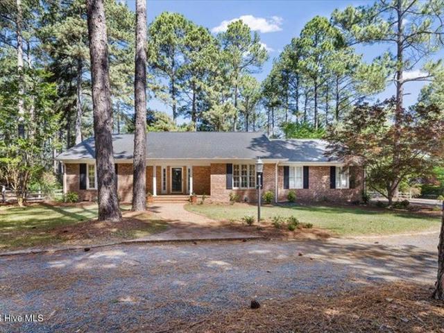30 Birdie Dr, Whispering Pines, NC 28327
