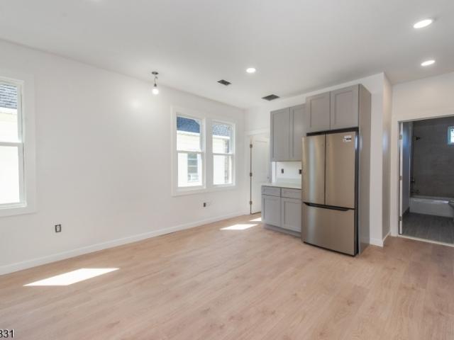 30 Bowdoin St # 3