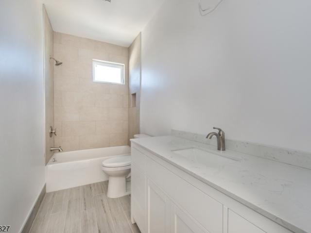 30 Bowdoin St # 4